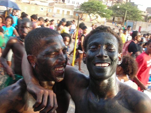 Espaço Jovem: Mandingas