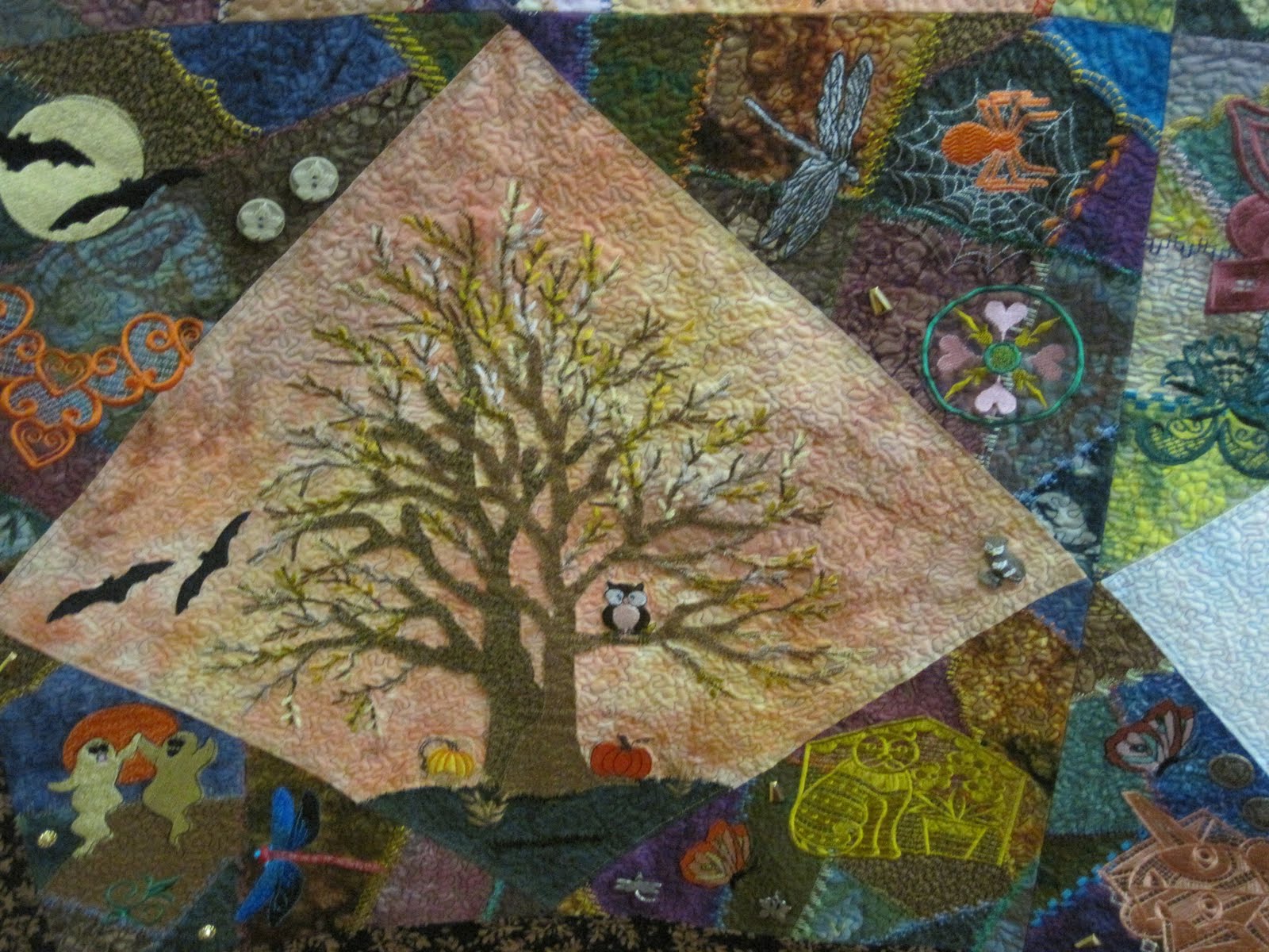 Pieceful Afternoon: Quilt show - the most amazing quilt!