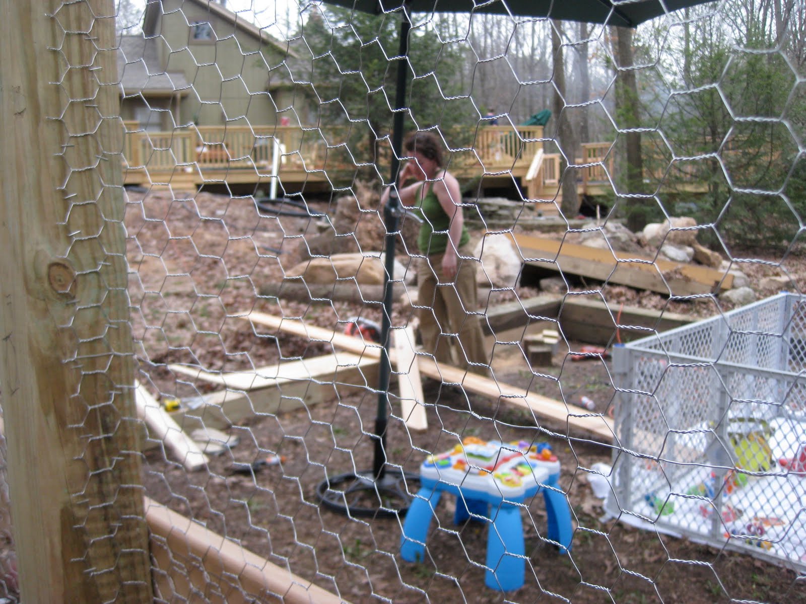 RandGwoodworks: How to design and build a high tech. chicken coop.