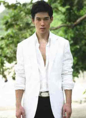 Bi Out Loud HUNKS: Jon Avila