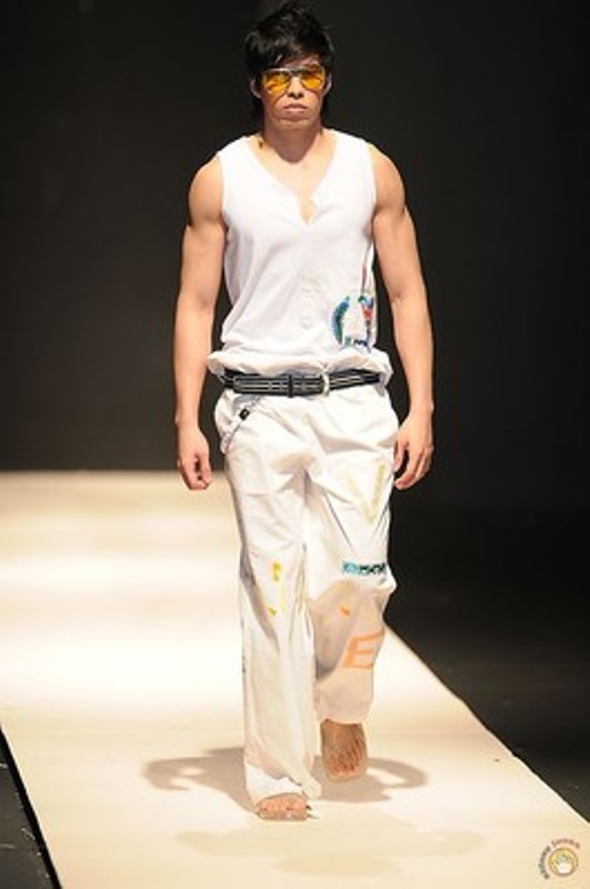 Man Central: Robbie Mananquil: Philippine Fashion Week Fixture!