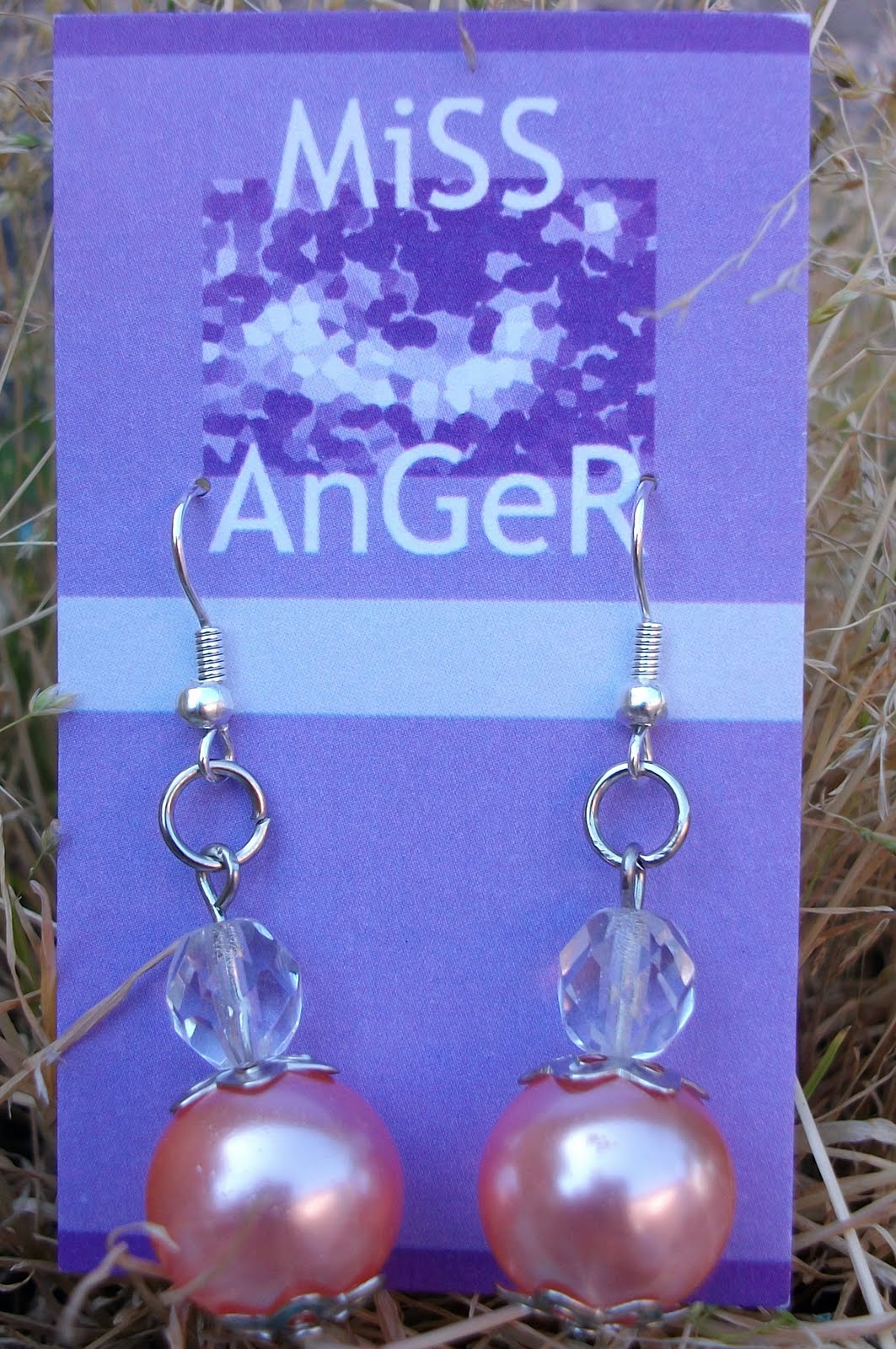 Miss Anger - Bijutaria artesanal: abril 2010