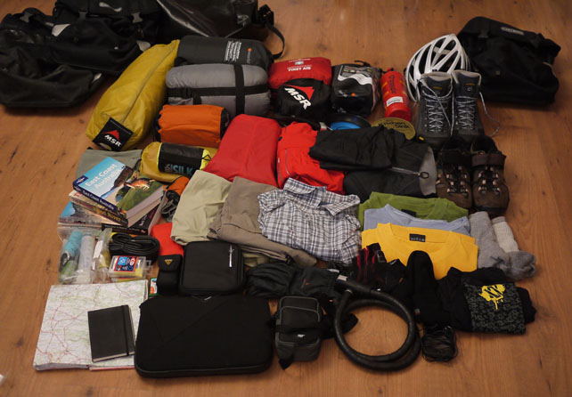 elsa yuen 袁鳳如 大奶小隻馬水妞露鮑棚拍: 單車旅遊