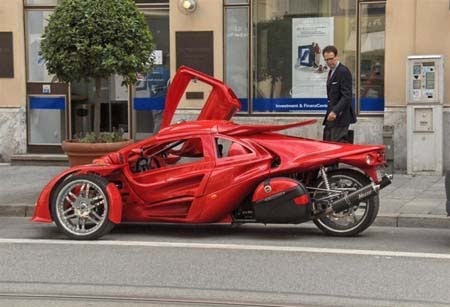 Dreadlock Enterprise: Half Car Half Bike