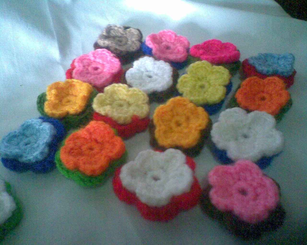 kerajinan: rajutan bunga Rp 3000