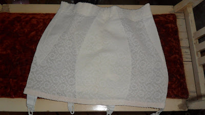 Mama Birdien elämää: Housuliivit/panty girdle