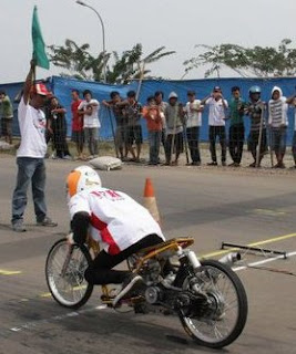 Balap Motor Drag Bikes Matic di Indonesia: Bekasi Drag Race Event