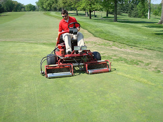 Glen Echo Country Club Golf Course Management: Vertical mowing of greens