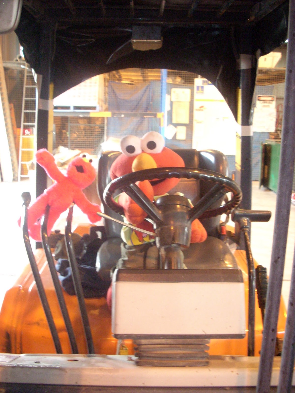 Elmo's World Trip!: Elmo goes to work with Delece