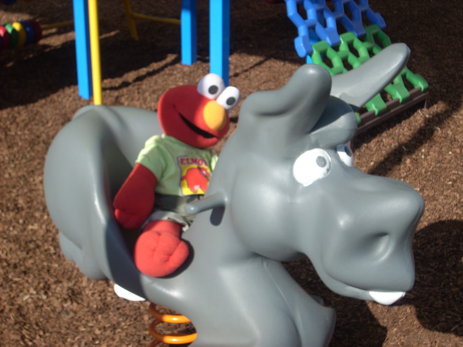 Elmo's World Trip!: Elmo goes on holidays in a caravan!