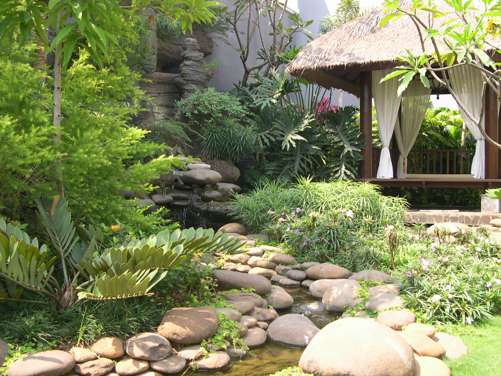 Gapura Bali: Contoh Pekerjaan Landscape