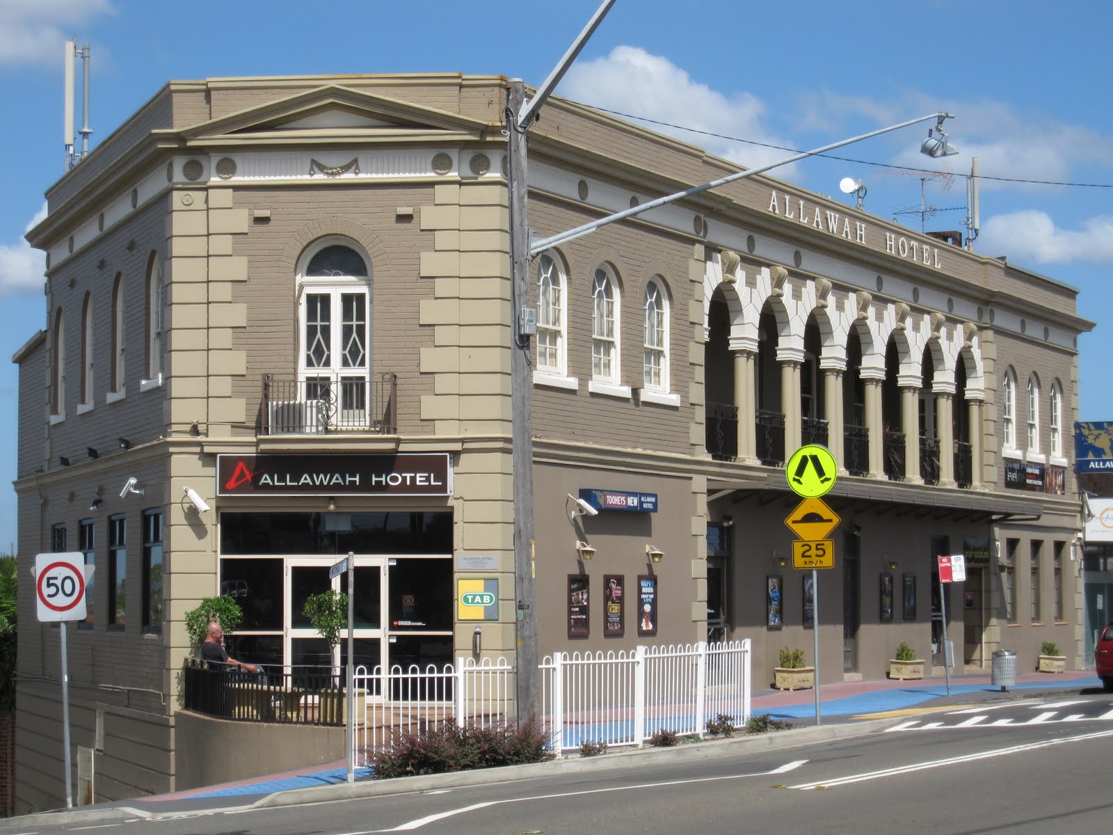 Sydney - City and Suburbs: Allawah, pub