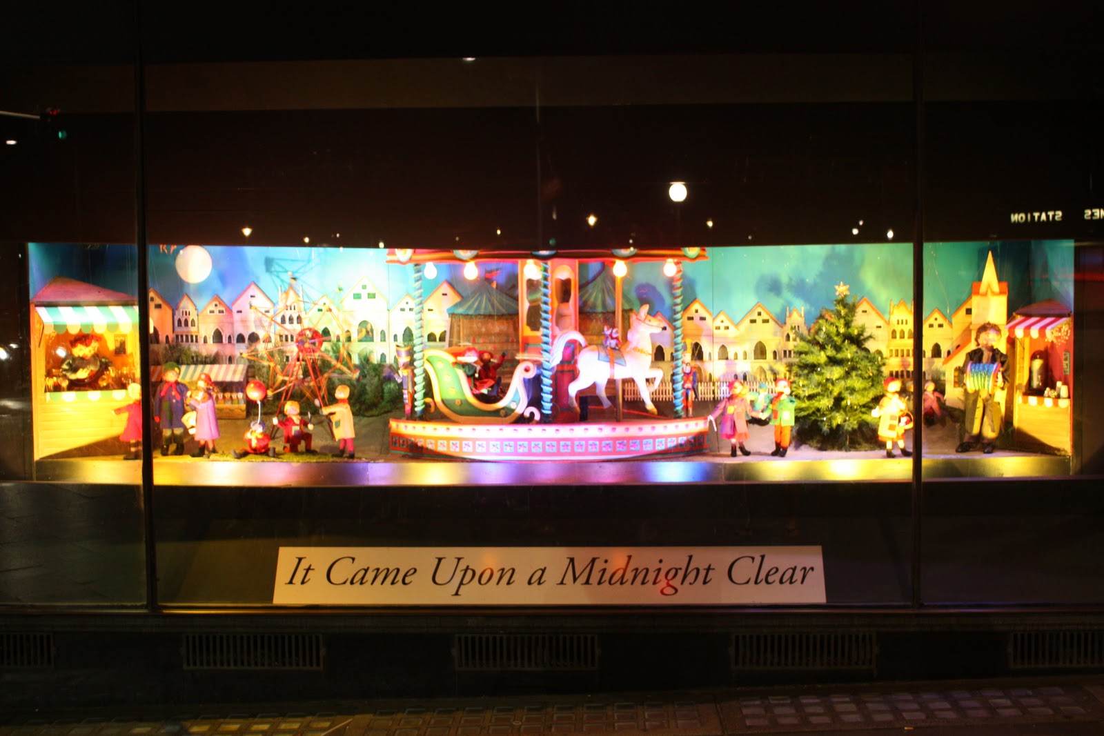 The Unveiling Of The David Jones Christmas Windows Elle - Read Learn Repeat