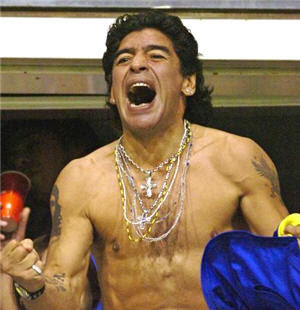 PASÁ LA DATA: ITALIA: REMATARAN LOS AROS DE MARADONA