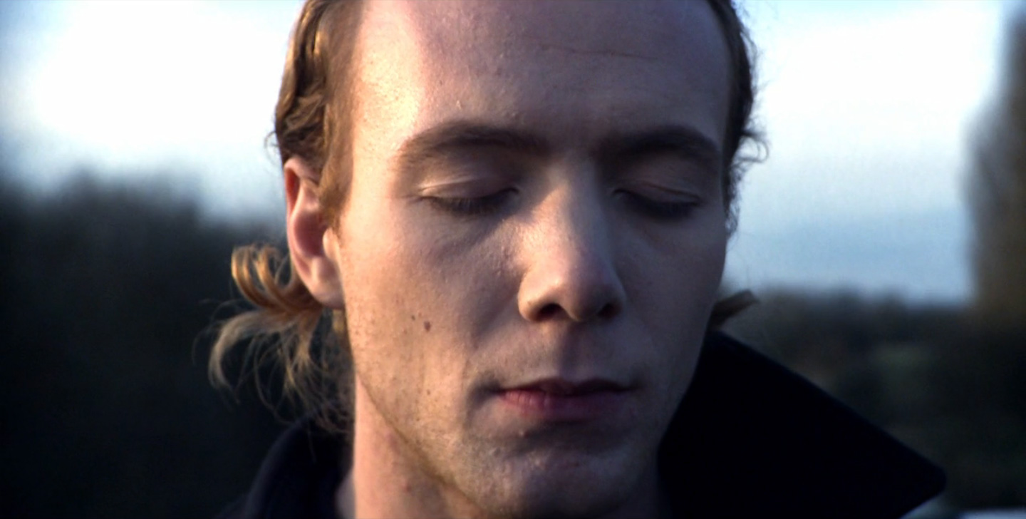 Cinehouse: Quick REVIEW: Mark McCombe's Short Film 'Lovers Jump'