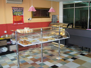 kedai roti dan kek: Kedai Bakery di Ampang