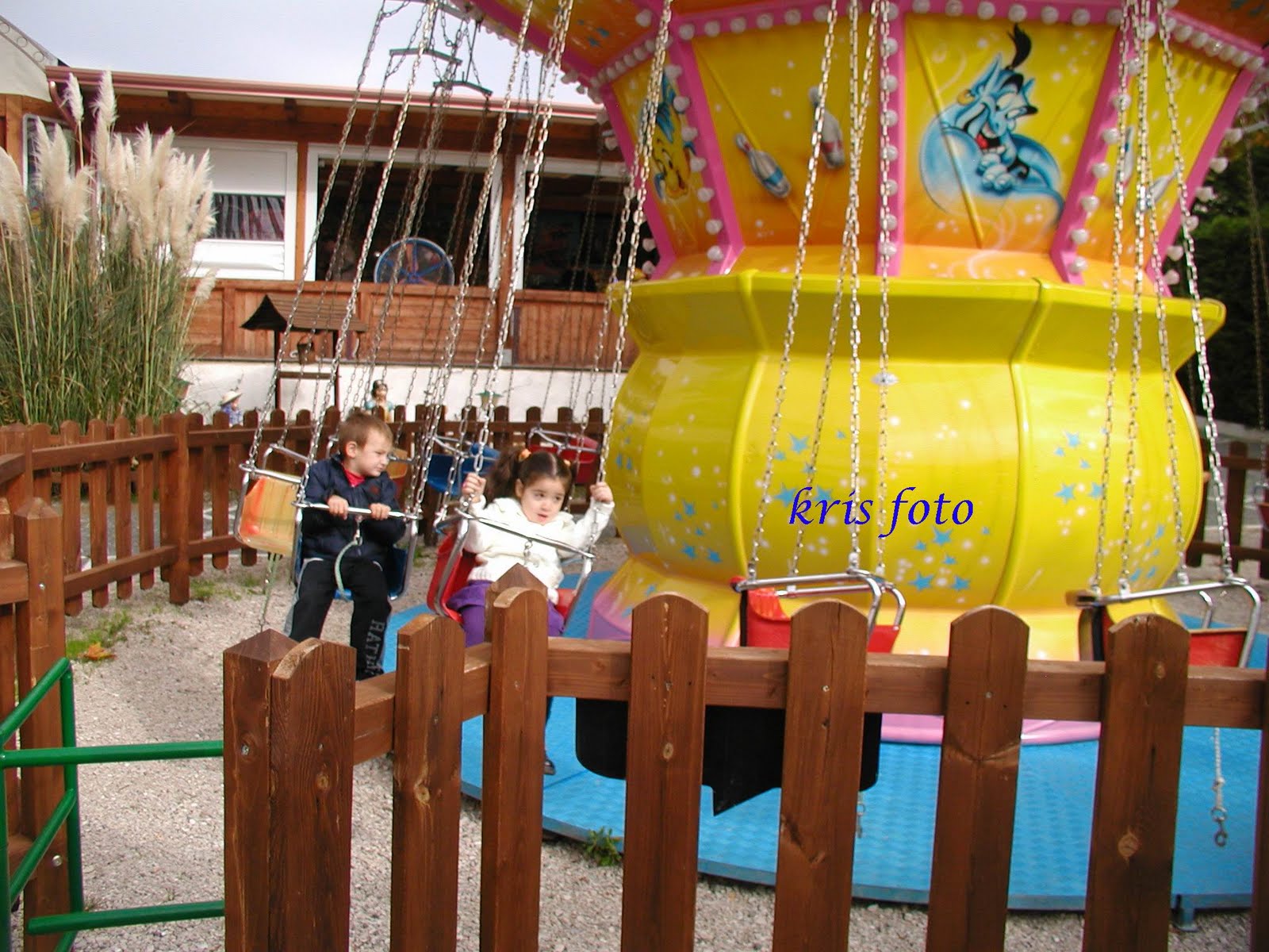 Un mondo di emozioni: Giostre - parcuri de distractii