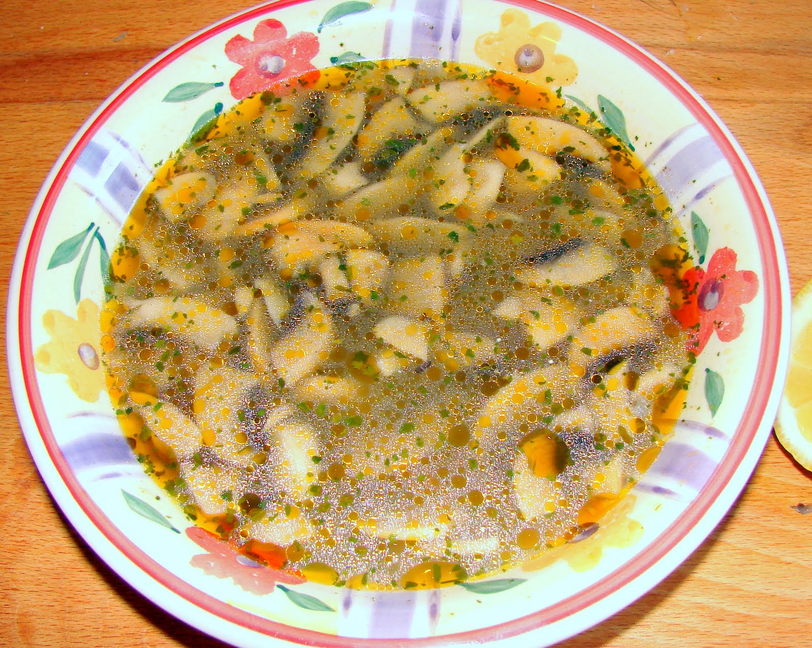 Vörösbor: Gombaleves kapros galuskával