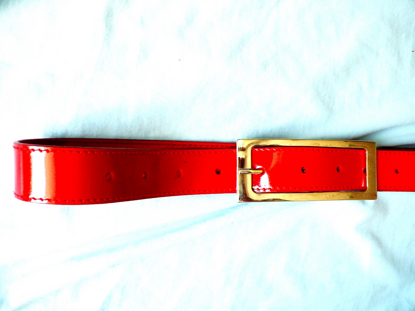 Curea: Curea rosie din piele lacuita foarte lunga calitate deosebita