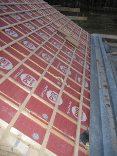 kavel 10, Waterrijk, Meerhoven, Eindhoven: De pannenlatten hangen in ...