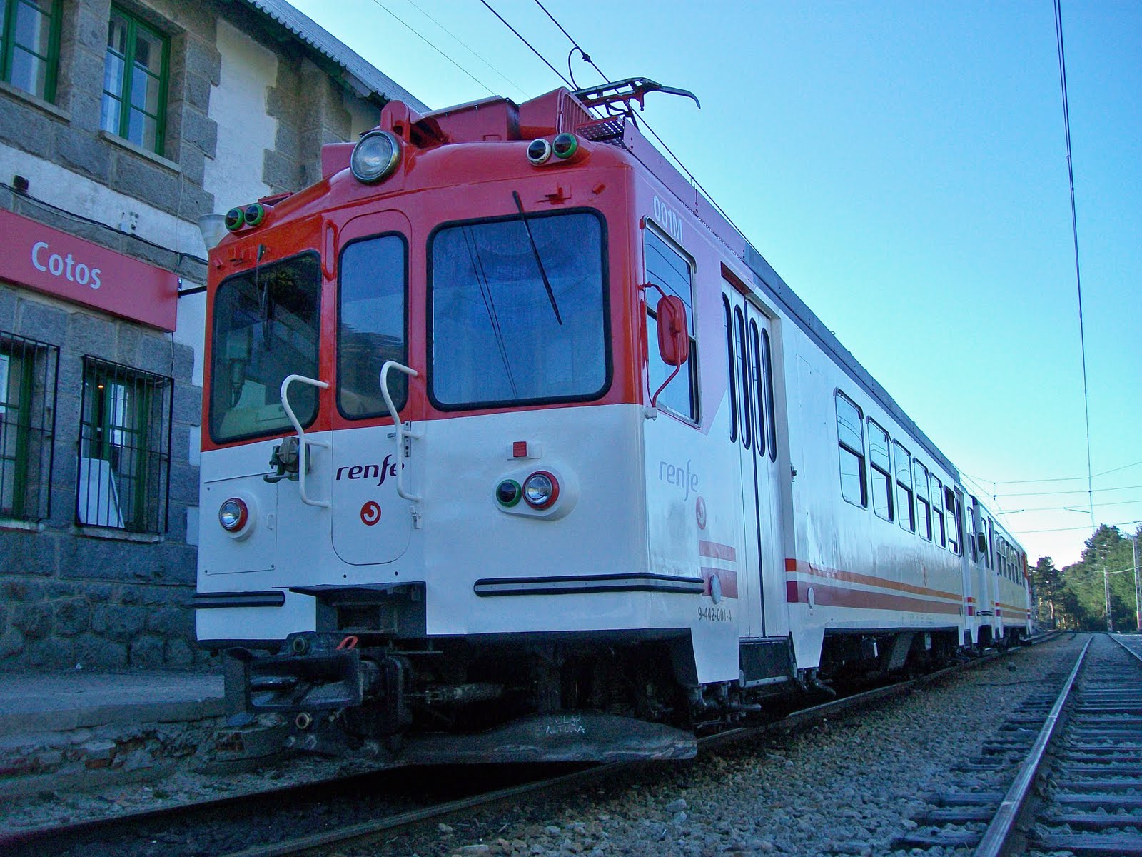 Blog de CARLOS123456: Linea C9 Cercedilla Cotos. Repintado de la unidad 1.