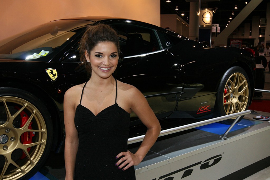 sema-show-car-girls