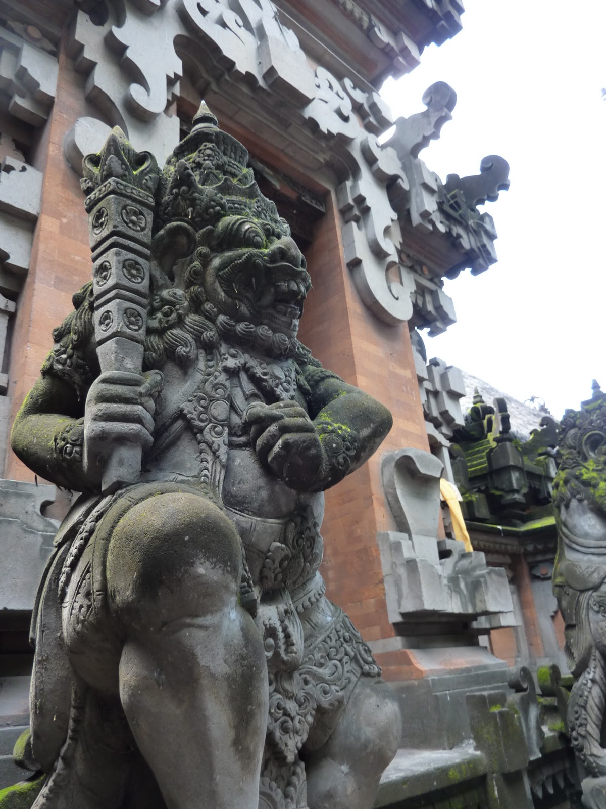 Help! My Mum's a Travel Addict!: Bali: Kuta and Ubud in a nutshell