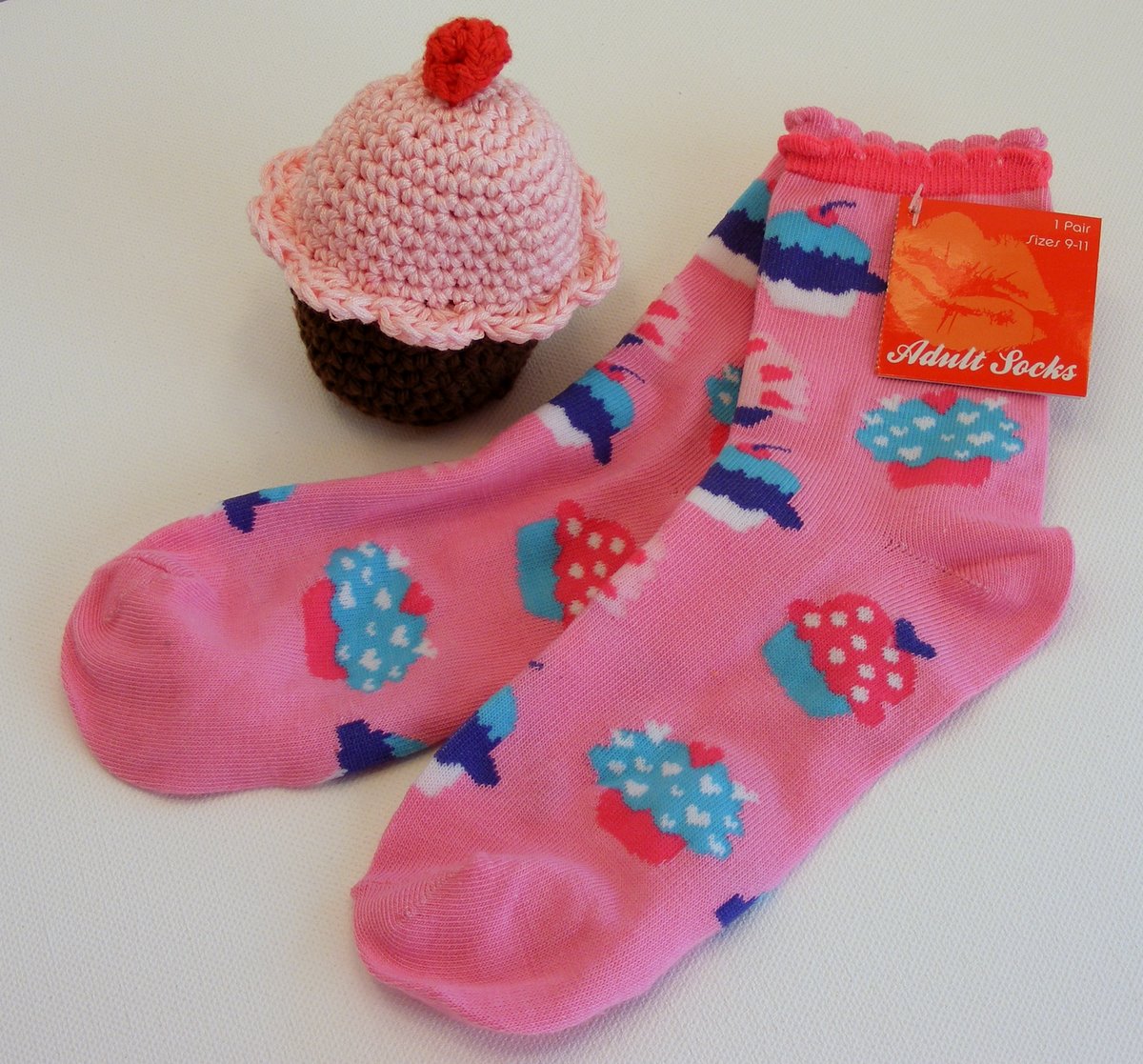 Quilted Cupcake: Cupcake Socks!