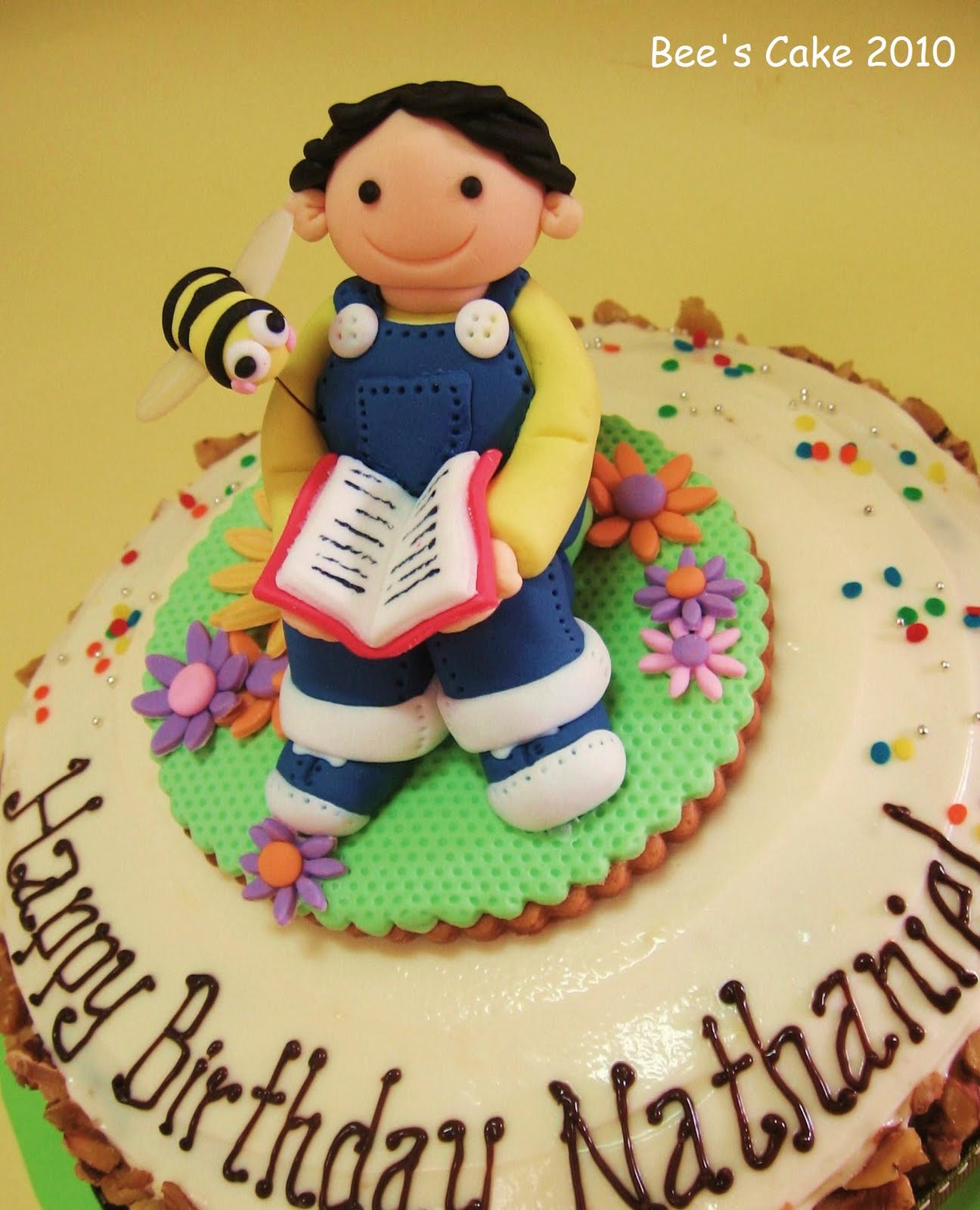 Bee's Cake: "I Love Reading"