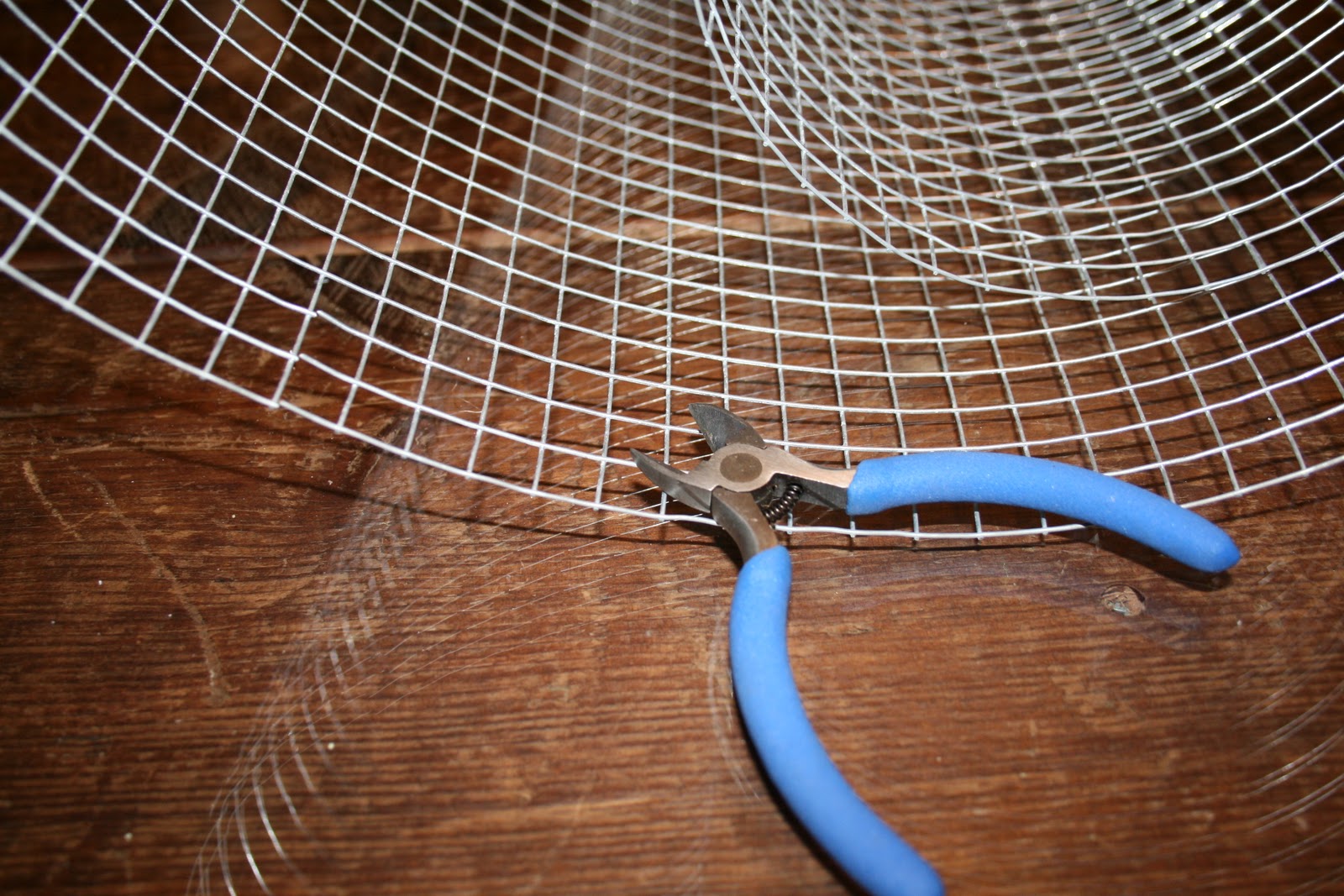 DIY Wire Hurricane and the DIY Holiday Highlights Party - DIY Show Off ...