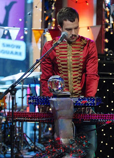 WHERE STYLE/MUSIC MEET: ( BRANDON FLOWERS ) STYLE WATCH OF THE KILLERS