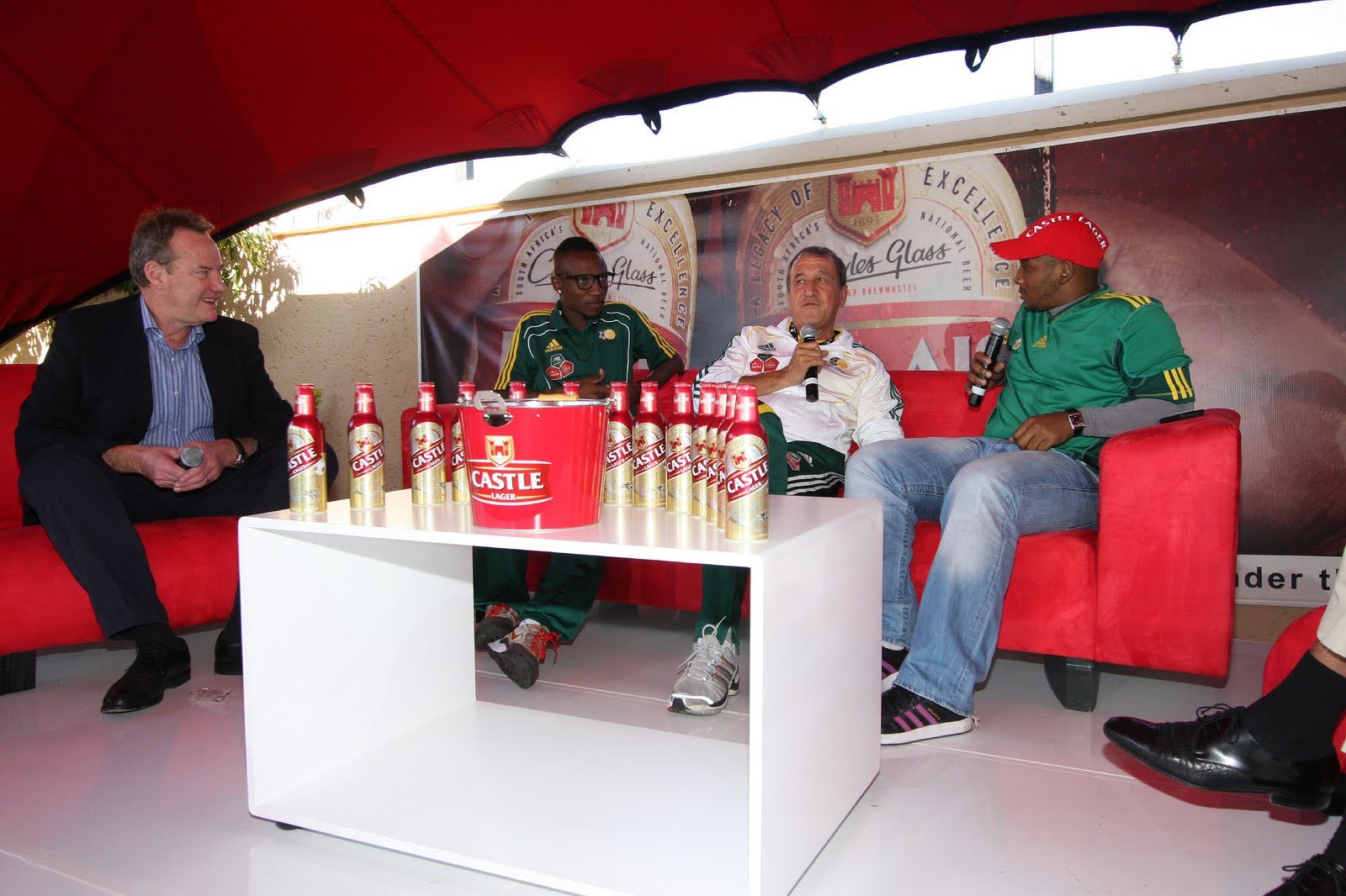 SAB | Castle Lager - Castle Tavern Tour: Bafana send the Castle Super ...