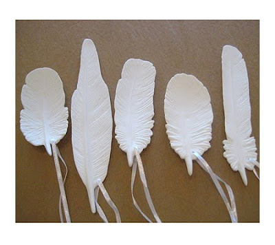 Pretty White Things | roshipotoshi