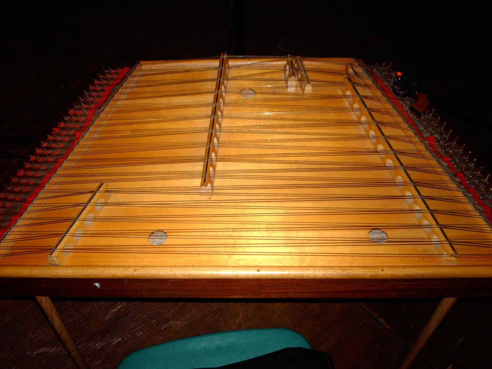 Photos2008: Cymbalum. (Intrument musical de Biélorussie.)