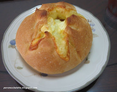 daily musings: the finer things in life: Sun Moulin - French Cheese Bun