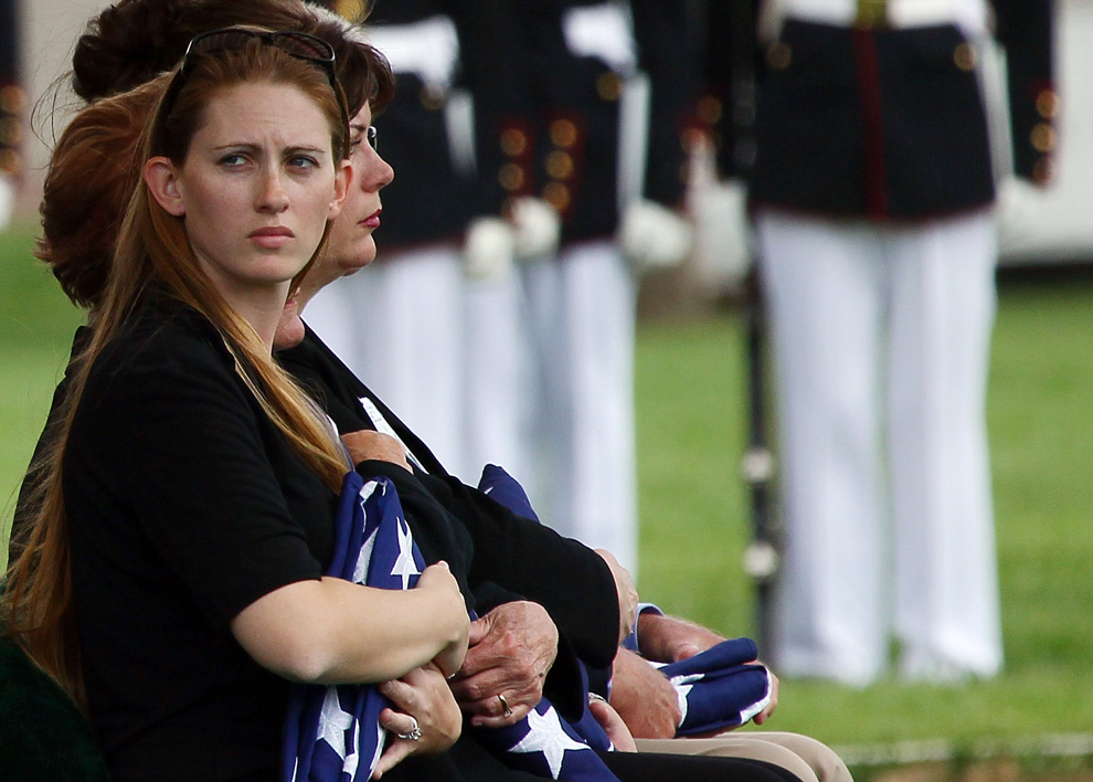 *mystylenews*: Frances Cottle, widow of Sgt. Maj. Robert Cottle, holds ...