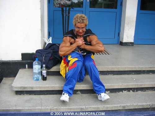 Female Muscle Mania: A woman's bodybuildings at its best