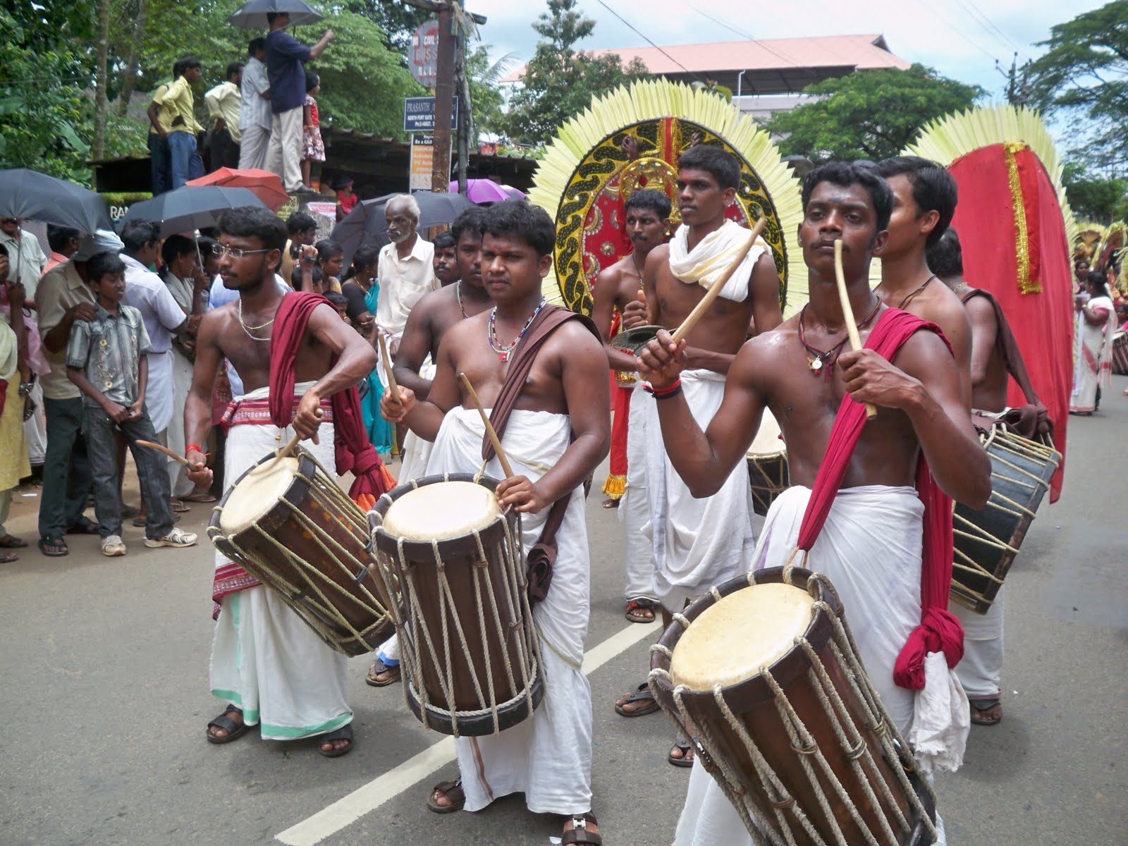 A MAN ON THE MOVE: ATHAM PROCESSION,THRIPUNITHURA--PART TWO