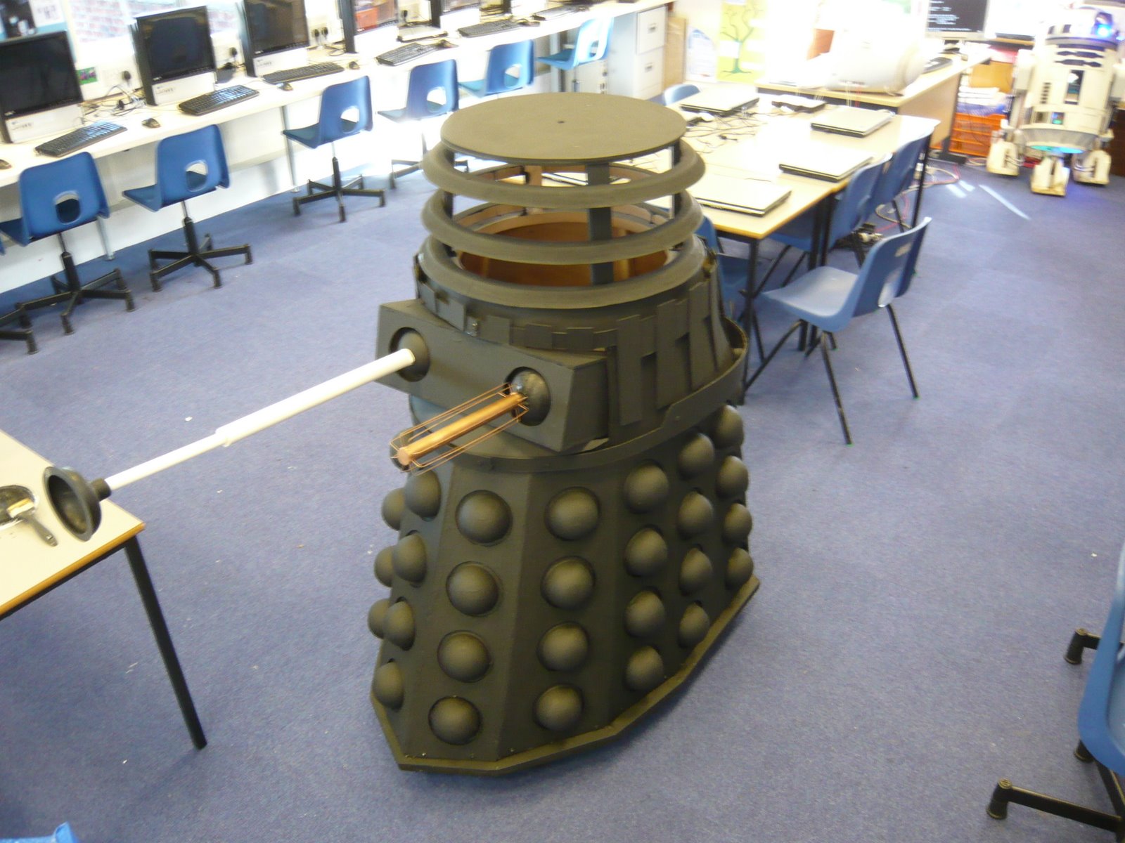 Emy: Students Dalek build
