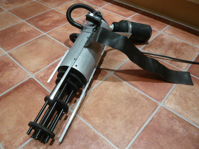 Emy: Emy's new water canon mini gun