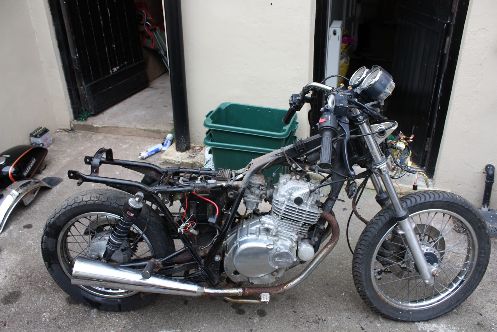non-adventures of someone to some, no-one to most: The Suzuki Gn250 project