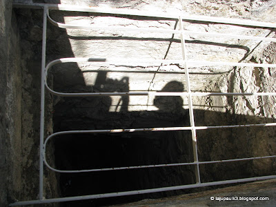 At The Cistern Of The Garden Tomb Pictures