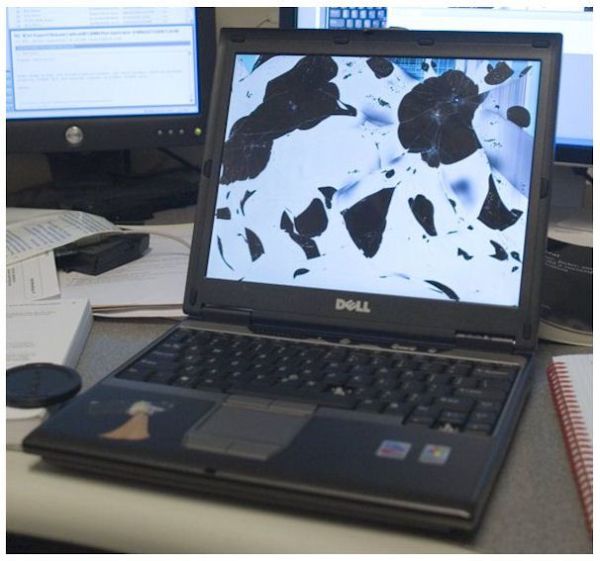 Incríveis fotos de Notebooks destruídos - Pedregulho'S