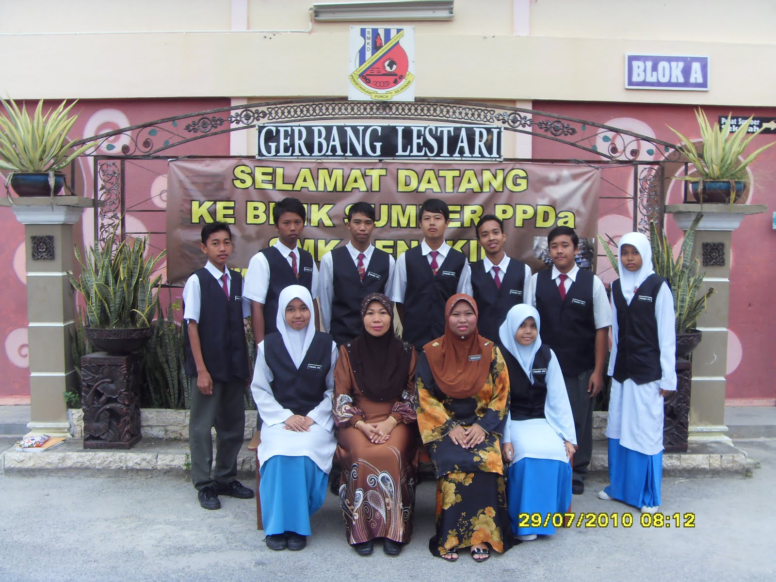 BOSS SMK DENGKIL: Sesi bergambar