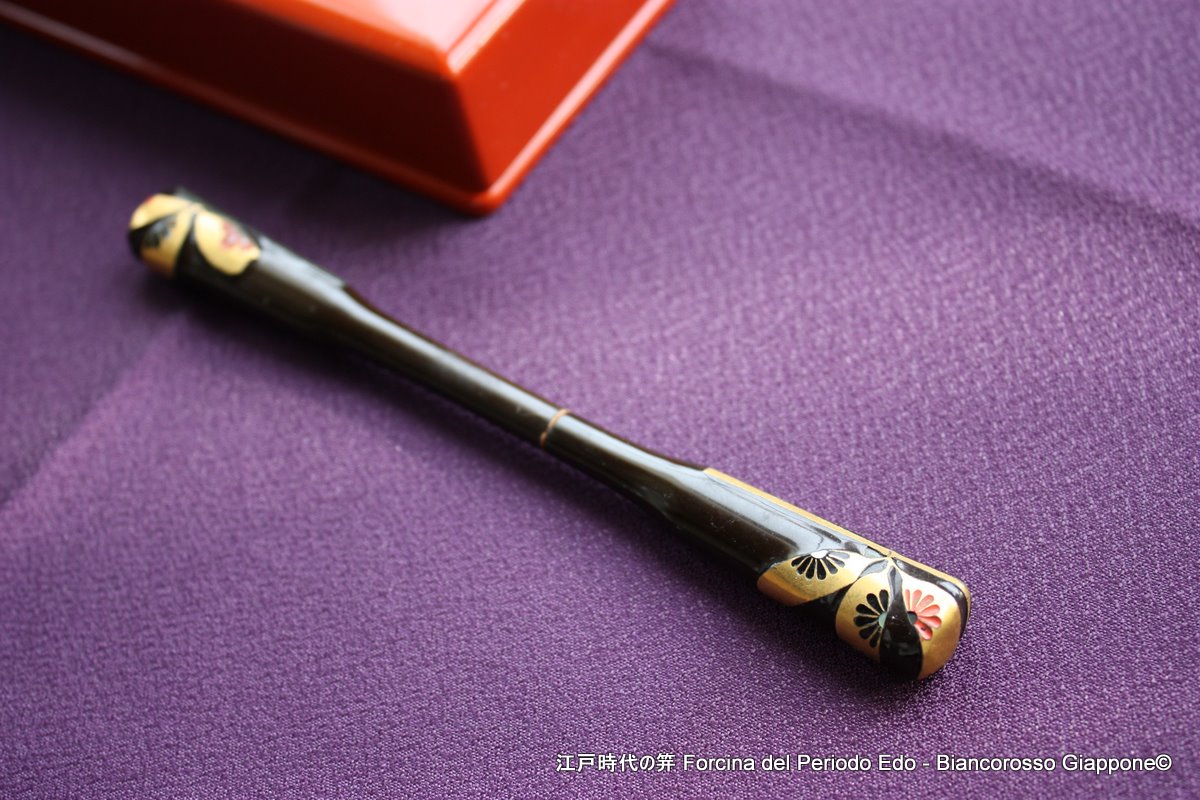 Una voce dal Giappone: Petali, camelie e tesori