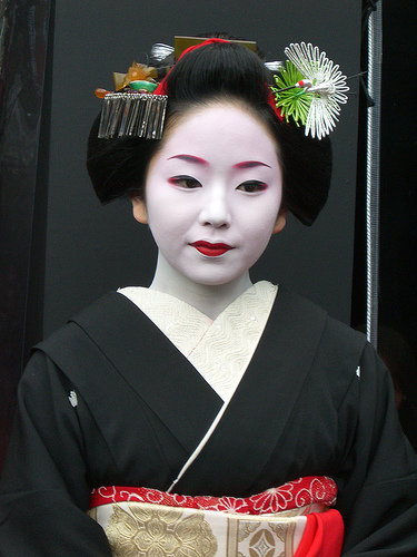 Ŧhe ₵oincidental Ðandy: The Intricate Hairstyles of Geisha