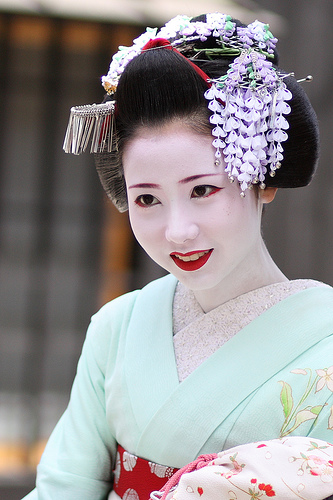 Ŧhe ₵oincidental Ðandy: The Intricate Hairstyles of Geisha