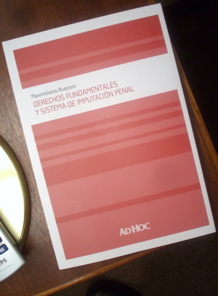 NO HAY DERECHO: NUEVO LIBRO DE MAXI RUSCONI