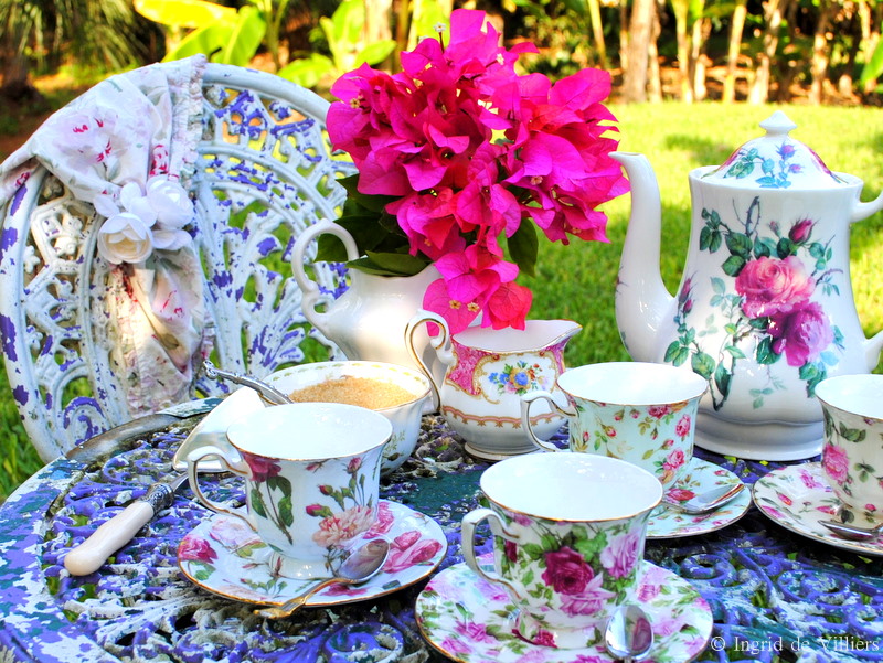 THE JOYS OF LIFE!: Tea Time With Cheesecake In Our Garden