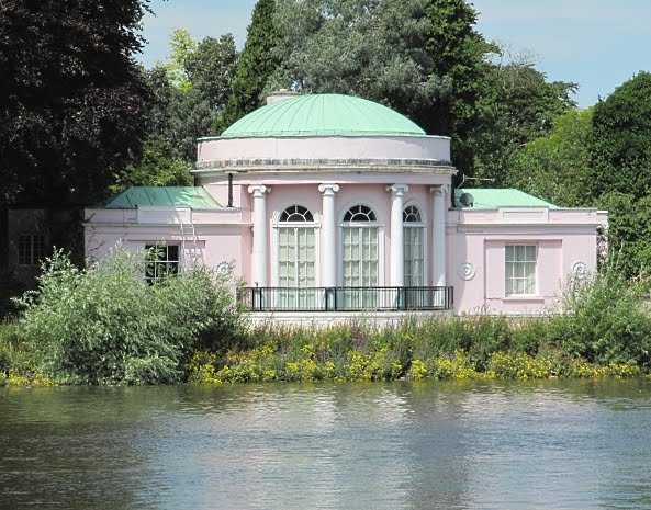 London Tube Rambler: River walk from Kew Gardens to Richmond